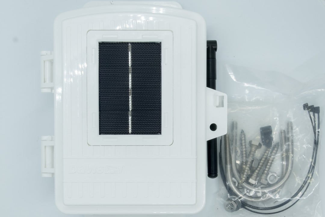 Wireless Transmitter Station (NZ), solar powered – Turfrey.co.nz